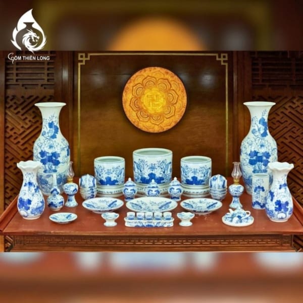 Cách đặt 5 chén trên bàn thờ gia tiên để đựng gì? - Gốm Thiên Long