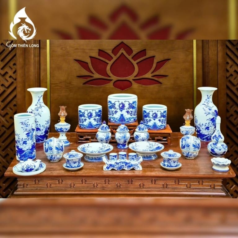 Bộ Ấm Chén Bàn Thờ Men Lam Vẽ Hoa Sen 231140 - Gốm Thiên Long