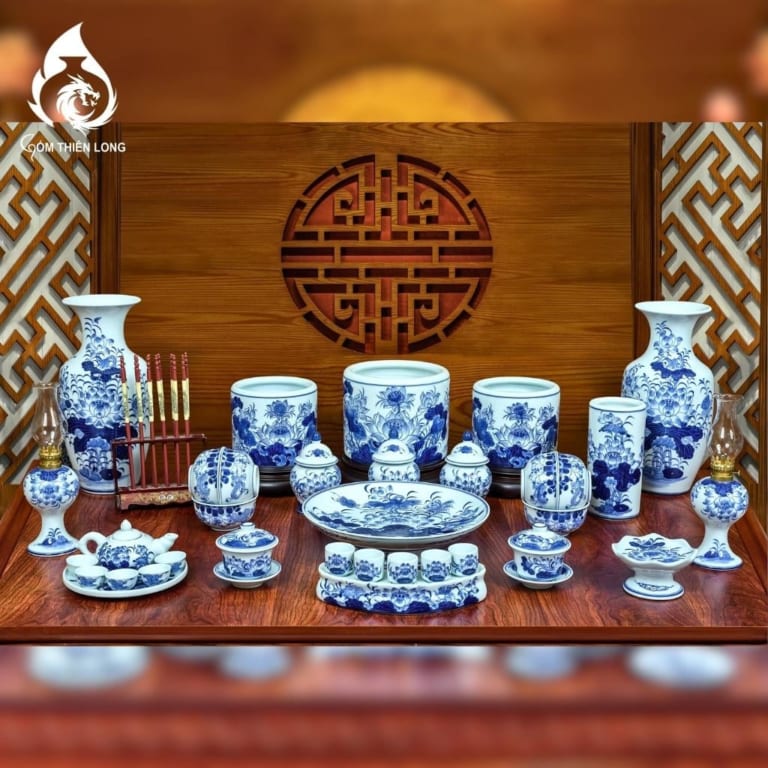 Bộ Ấm Chén Bàn Thờ Men Xanh Lam Ngọc Vẽ Hoa Sen 231131