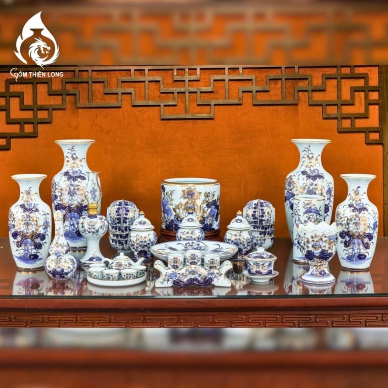 Bộ Ấm Chén Bàn Thờ Men Xanh Lam Ngọc Vẽ Vàng Hoa Sen 231132