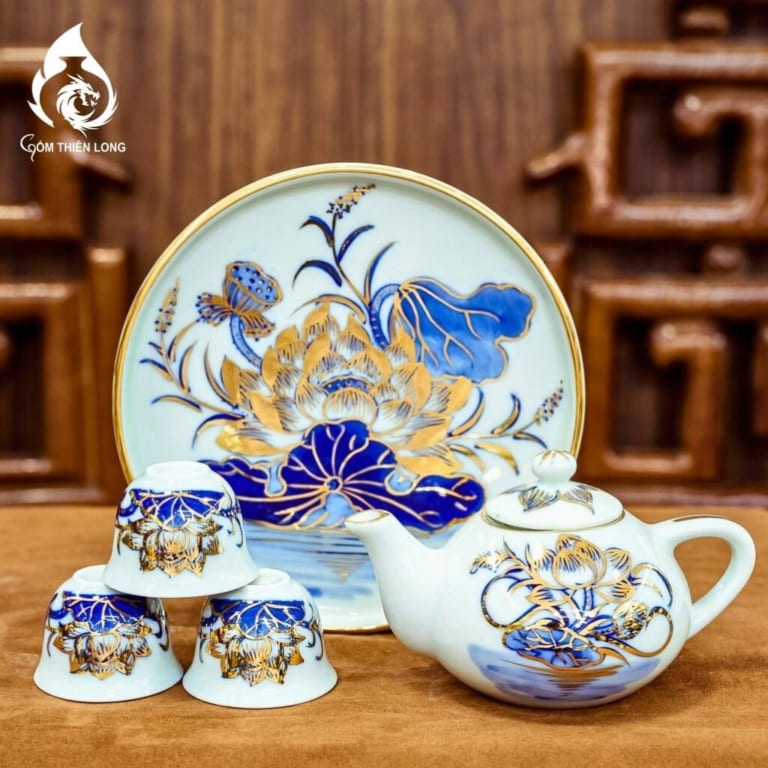 Bộ Ấm Chén Bàn Thờ Men Lam Vẽ Vàng Hoa Sen 231141 - Gốm Thiên Long
