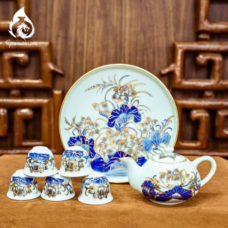 Bộ Ấm Chén Bàn Thờ Men Lam Vẽ Vàng Hoa Sen 231141 - Gốm Thiên Long
